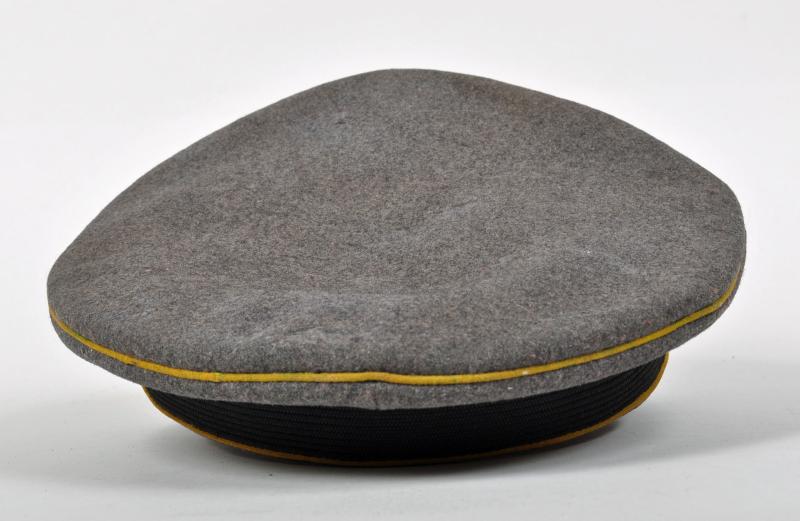 Regimentals | GERMAN WWII LUFTWAFFE ENLISTED MANS FLIGHT SECTION VISOR CAP.