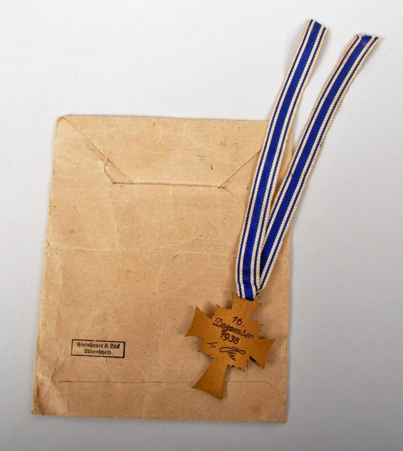 Regimentals | GERMAN WWII MOTHERS CROSS IN BRONZE IN ORIGINAL PACKET.