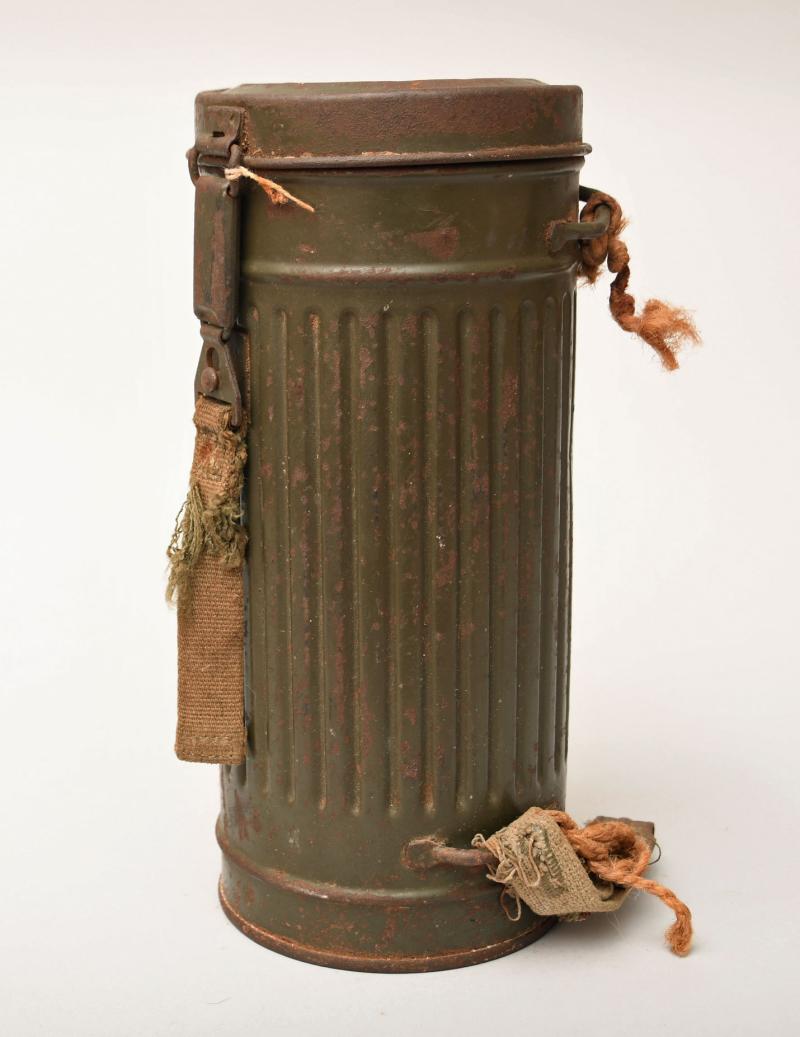 Regimentals | GERMAN WWII ARMY COMBAT RIBBED GAS MASK CONTAINER.