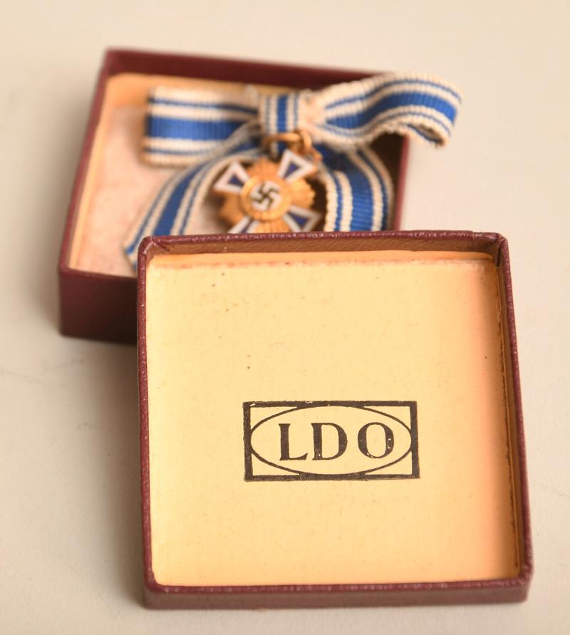 Regimentals | GERMAN WWII MOTHERS CROSS IN MINIATURE WITH FEMALE WRAP ...