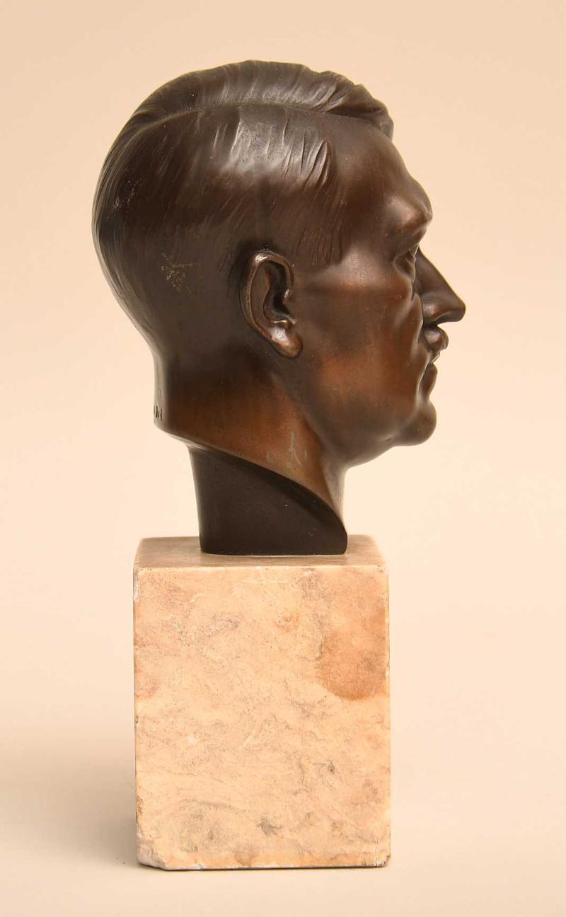 Regimentals | GERMAN WWII ADOLF HITLER HEAD FITTED TO A MARBLE BASE.