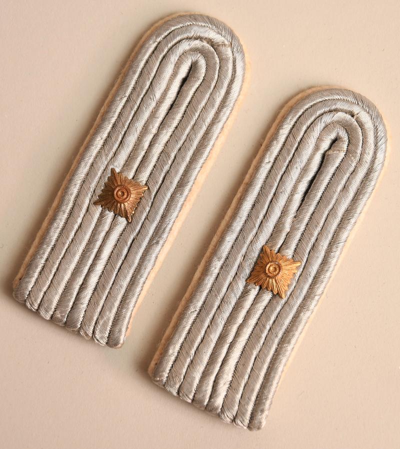 Regimentals | GERMAN WWII HERMANN GOERING DIVISION OBERLEUTNANT'S ...