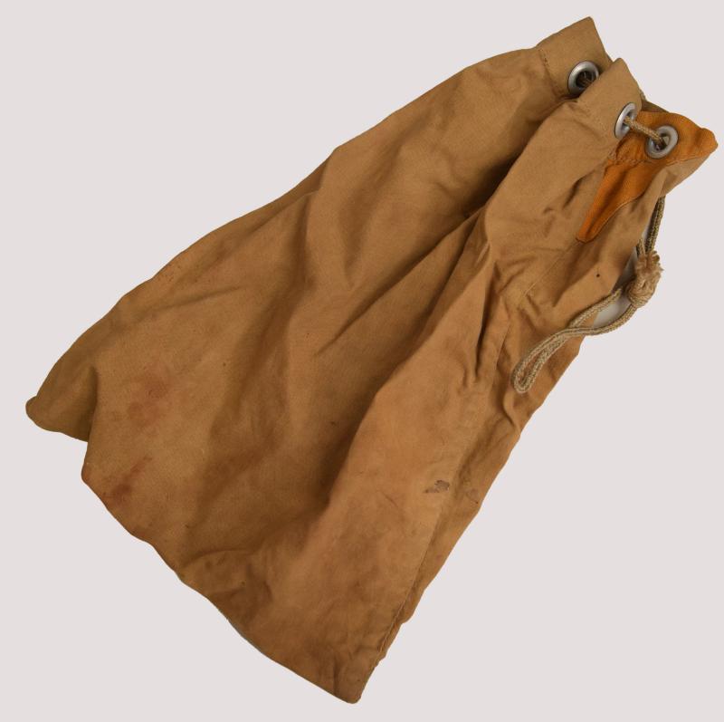 Regimentals | GERMAN WWII COLOURED EDGED FOOD BAG WITH YELLOW CORNER.