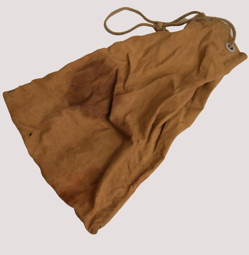 Regimentals | GERMAN WWII COLOURED EDGED FOOD BAG WITH YELLOW CORNER.
