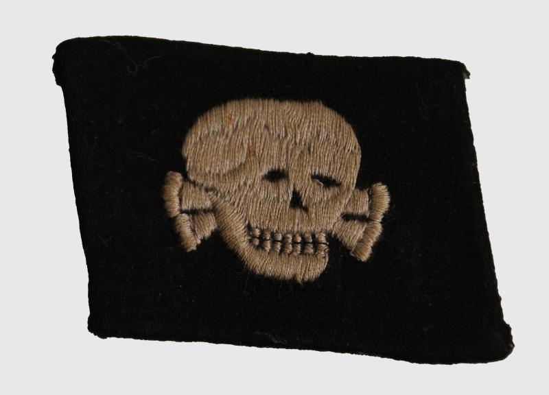 Regimentals | GERMAN WWII WAFFEN SS TOTENKOPF COLLAR PATCH.